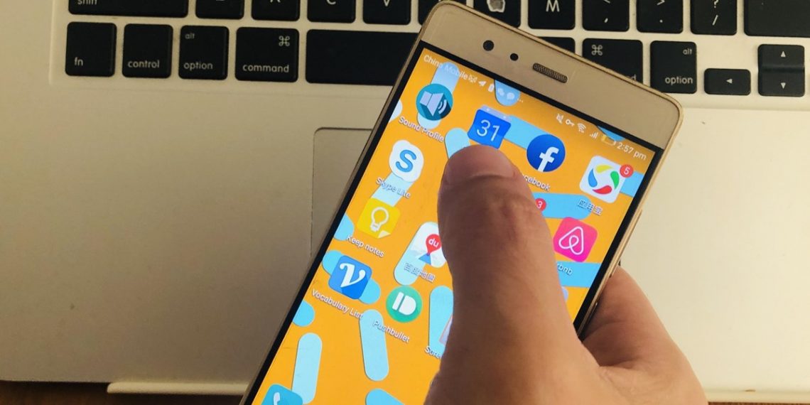 How Do I Add the Facebook Icon to My Home Screen? - Zeru